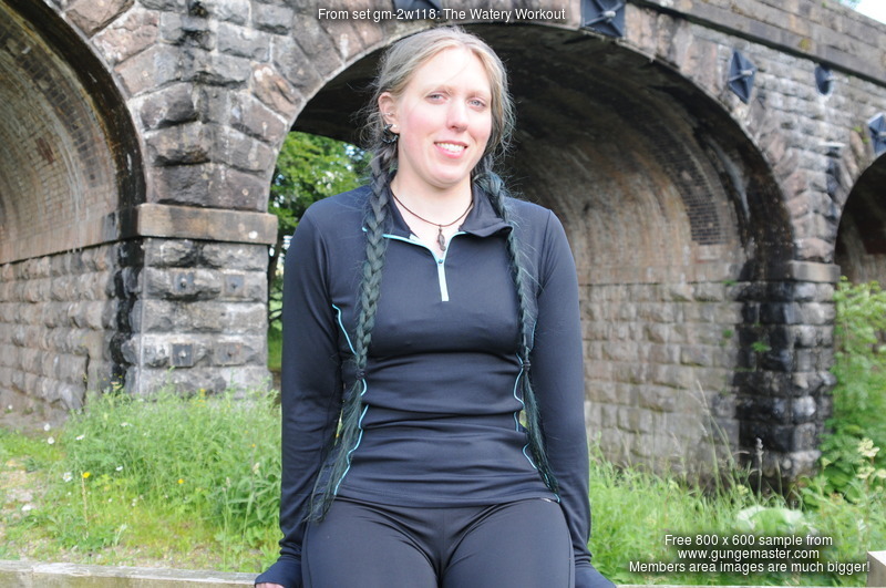 The Watery Workout - Purity goes swimming in a ladies running outfit