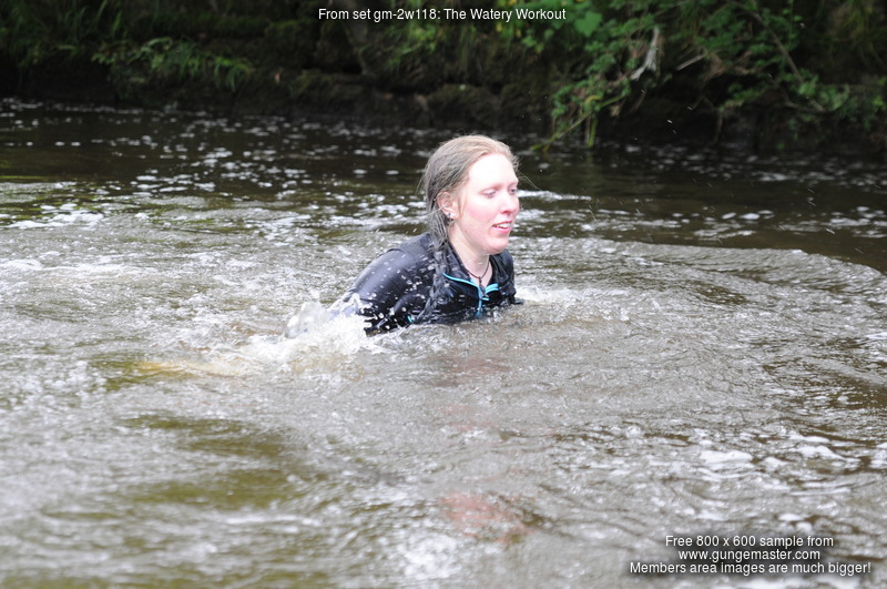 The Watery Workout - Purity goes swimming in a ladies running outfit